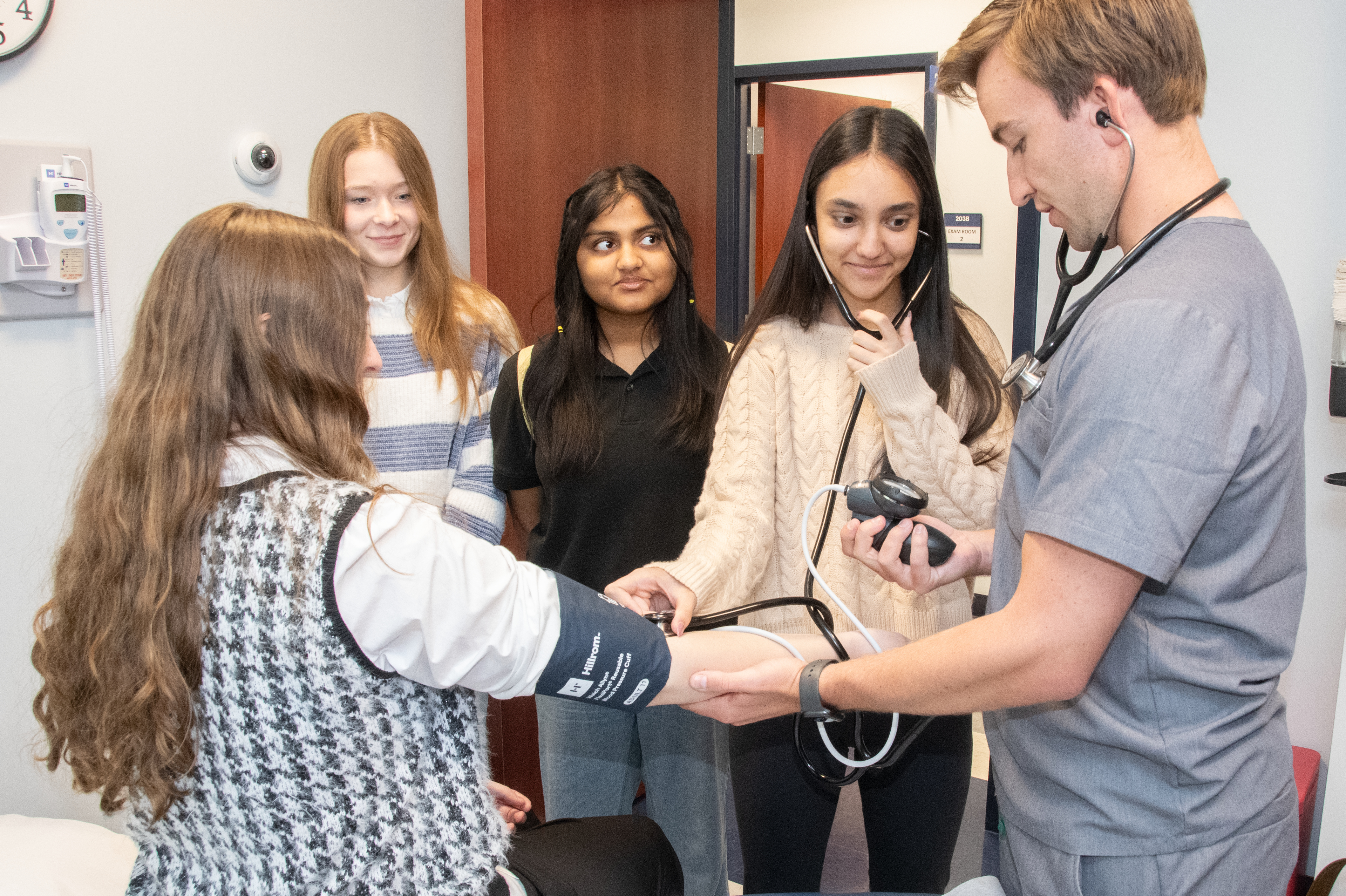 Midwestern University Welcomes Over 1,000 High School Students for ...
