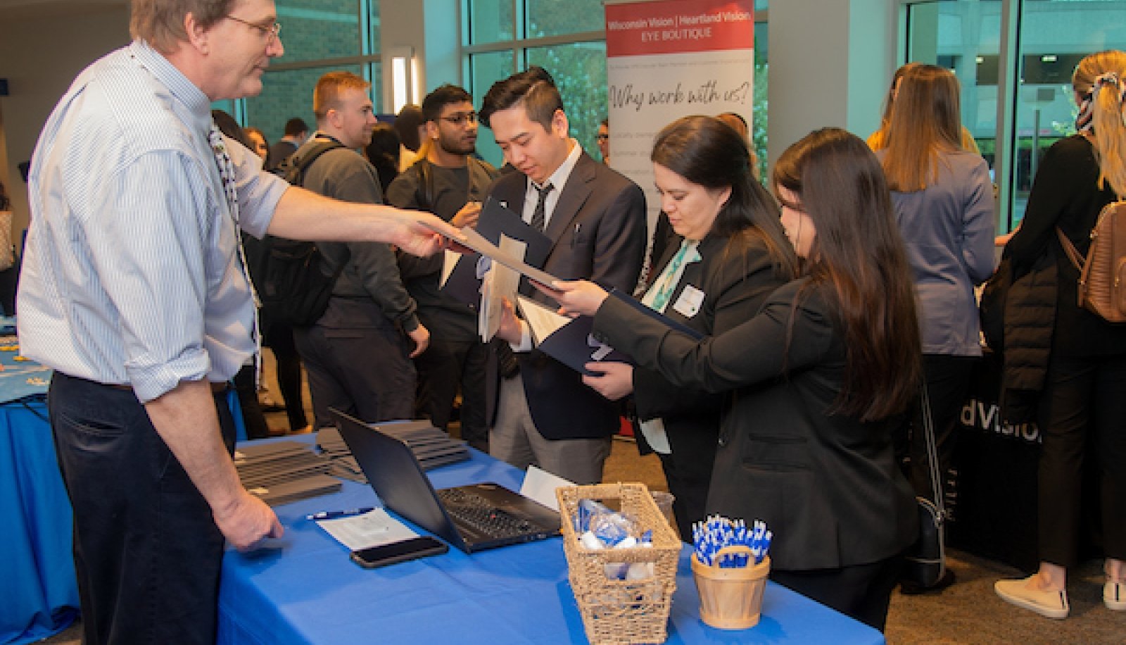 Career Fair Puts Future in Focus for Optometry Students | Midwestern ...